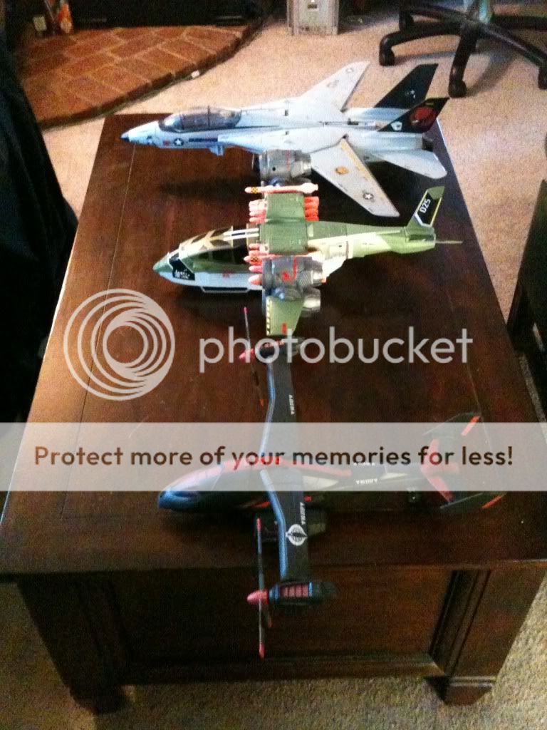 Ghost Hawk II In Hand Pics and Review - HissTank.com